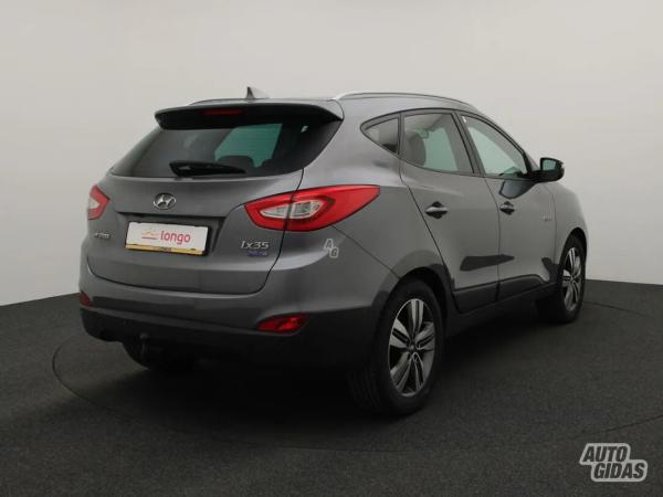Grey Hyundai ix35 2015 in Vilnius, with an engine capacity of 1.70 L and mileage of 160 thousand km for 10599 €, photo 8 on AUTOMOTO.COM.LV