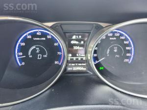 Grey Hyundai ix35 2015 in Riga, with an engine capacity of 2.00 L and mileage of 220 thousand km for 10100 €, photo 12 on AUTOMOTO.COM.LV