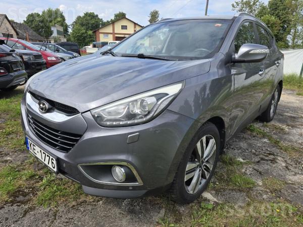 Grey Hyundai ix35 2015 in Ogre, with an engine capacity of 2.00 L and mileage of 350 thousand km for 6090 €, photo 1 on AUTOMOTO.COM.LV