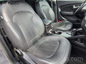 Grey Hyundai ix35 2015 in Ogre, with an engine capacity of 2.00 L and mileage of 350 thousand km for 5500 €, photo 16 on AUTOMOTO.COM.LV