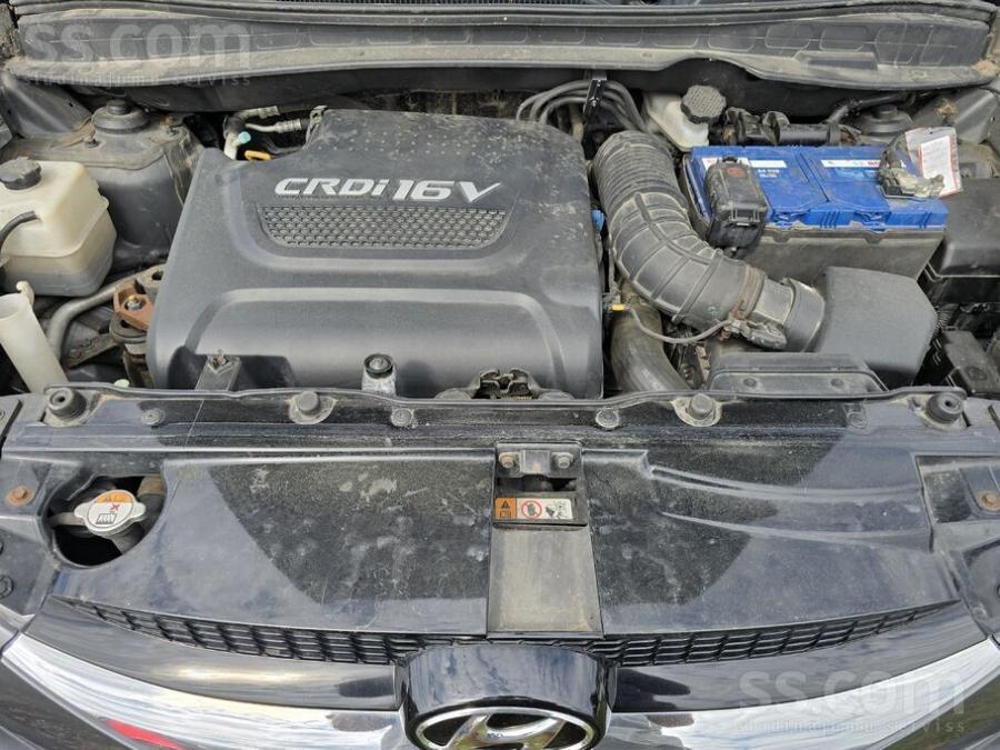 Grey Hyundai ix35 2015 in Ogre, with an engine capacity of 2.00 L and mileage of 350 thousand km for 5500 €, photo 23 on AUTOMOTO.COM.LV