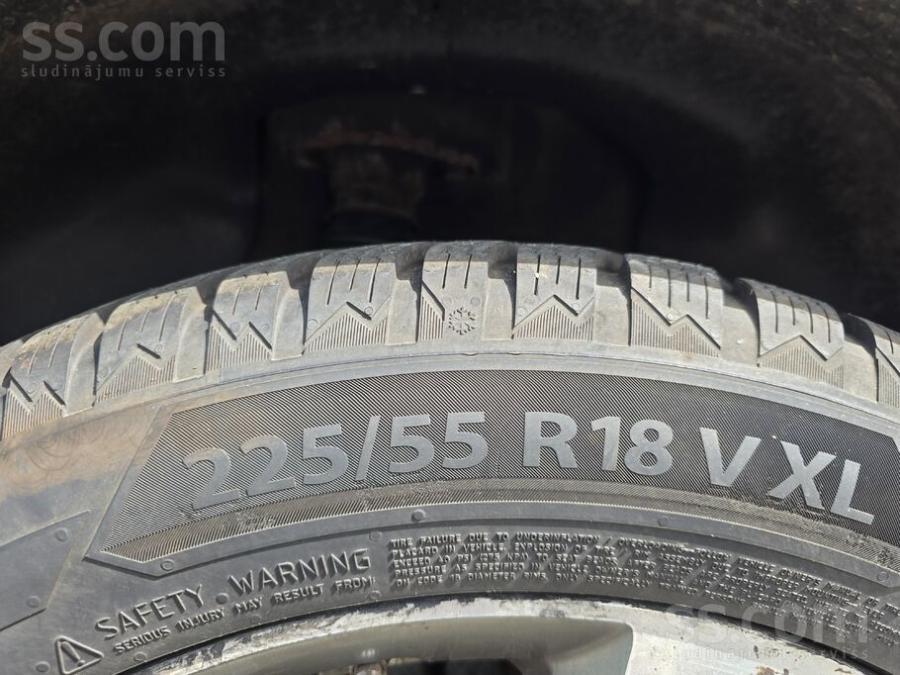 Grey Hyundai ix35 2015 in Ogre, with an engine capacity of 2.00 L and mileage of 350 thousand km for 5500 €, photo 26 on AUTOMOTO.COM.LV