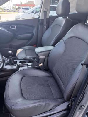 Pelēks Hyundai ix35 2015 Tauragė, ar dzinēja tilpumu 1.69 L un nobraukumu 224 tūkst. km par 7200 €, foto 16 vietnē AUTOMOTO.COM.LV