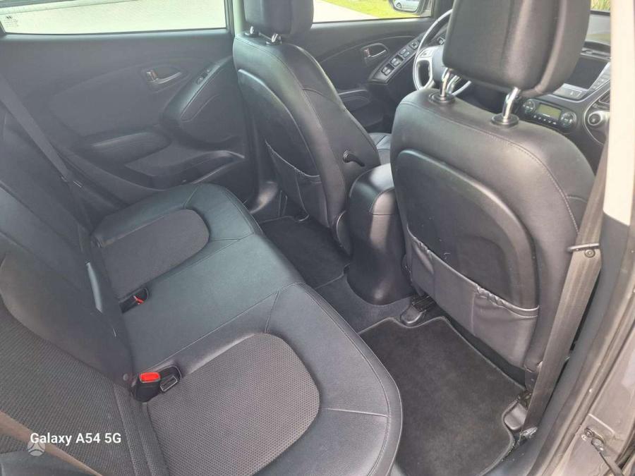 Pelēks Hyundai ix35 2015 Kauņa, ar dzinēja tilpumu 1.69 L un nobraukumu 255 tūkst. km par 6950 €, foto 13 vietnē AUTOMOTO.COM.LV