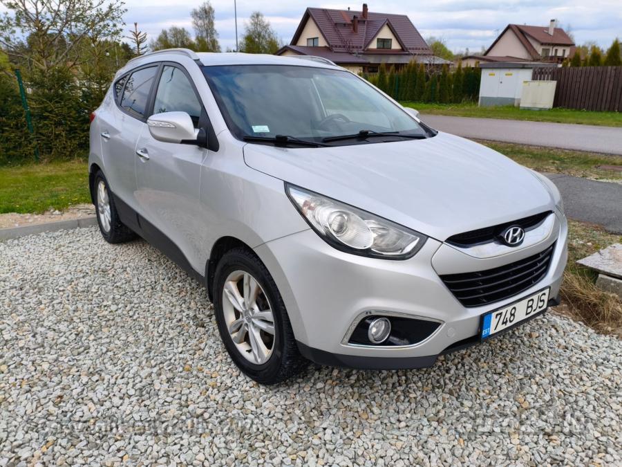 Pelēks Hyundai ix35 2013 Tallina, ar dzinēja tilpumu 2.00 L un nobraukumu 248 tūkst. km par 3500 €, foto 1 vietnē AUTOMOTO.COM.LV