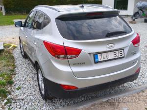 Pelēks Hyundai ix35 2013 Tallina, ar dzinēja tilpumu 2.00 L un nobraukumu 248 tūkst. km par 3500 €, foto 4 vietnē AUTOMOTO.COM.LV