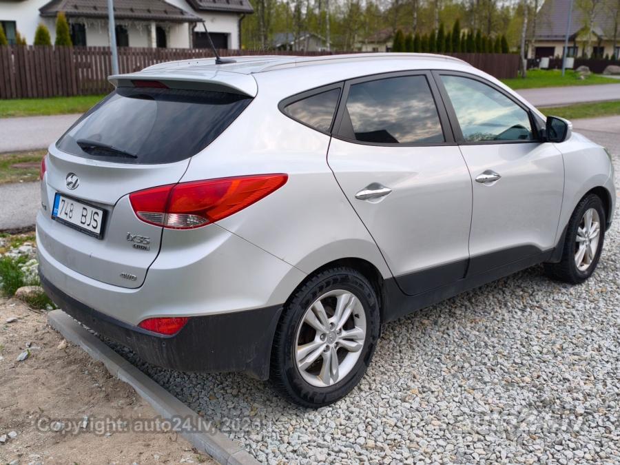 Pelēks Hyundai ix35 2013 Tallina, ar dzinēja tilpumu 2.00 L un nobraukumu 248 tūkst. km par 3500 €, foto 5 vietnē AUTOMOTO.COM.LV