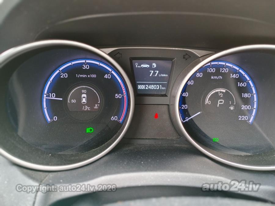 Pelēks Hyundai ix35 2013 Tallina, ar dzinēja tilpumu 2.00 L un nobraukumu 248 tūkst. km par 3500 €, foto 9 vietnē AUTOMOTO.COM.LV