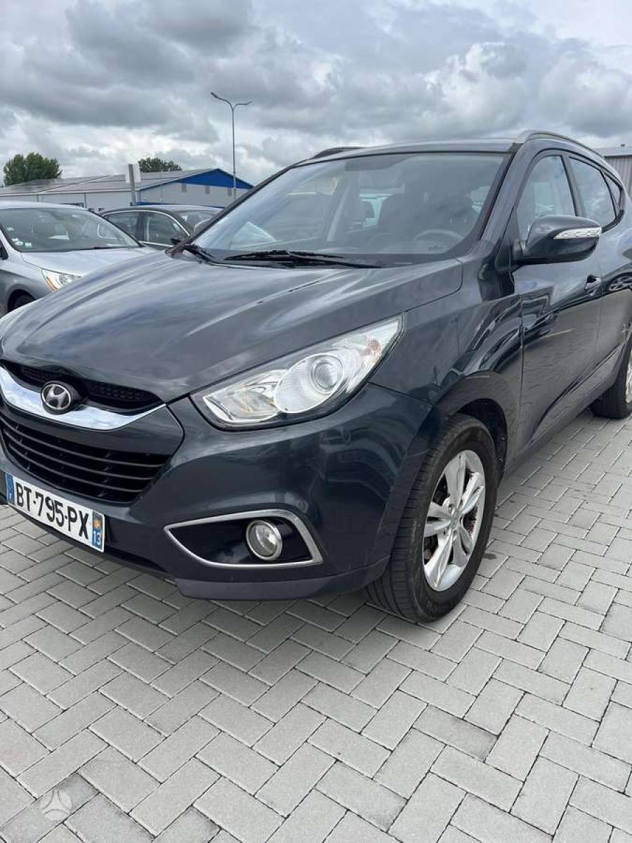 Pelēks Hyundai ix35 2011 Tauragė, ar dzinēja tilpumu 1.70 L un nobraukumu 260 tūkst. km par 3950 €, foto 4 vietnē AUTOMOTO.COM.LV