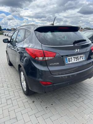 Pelēks Hyundai ix35 2011 Tauragė, ar dzinēja tilpumu 1.70 L un nobraukumu 260 tūkst. km par 3950 €, foto 5 vietnē AUTOMOTO.COM.LV