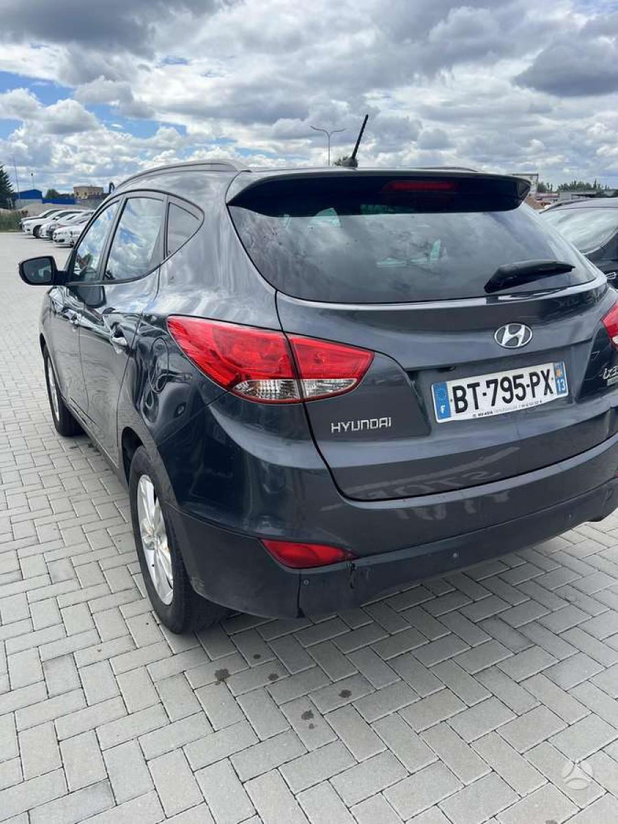 Pelēks Hyundai ix35 2011 Tauragė, ar dzinēja tilpumu 1.70 L un nobraukumu 260 tūkst. km par 3950 €, foto 5 vietnē AUTOMOTO.COM.LV