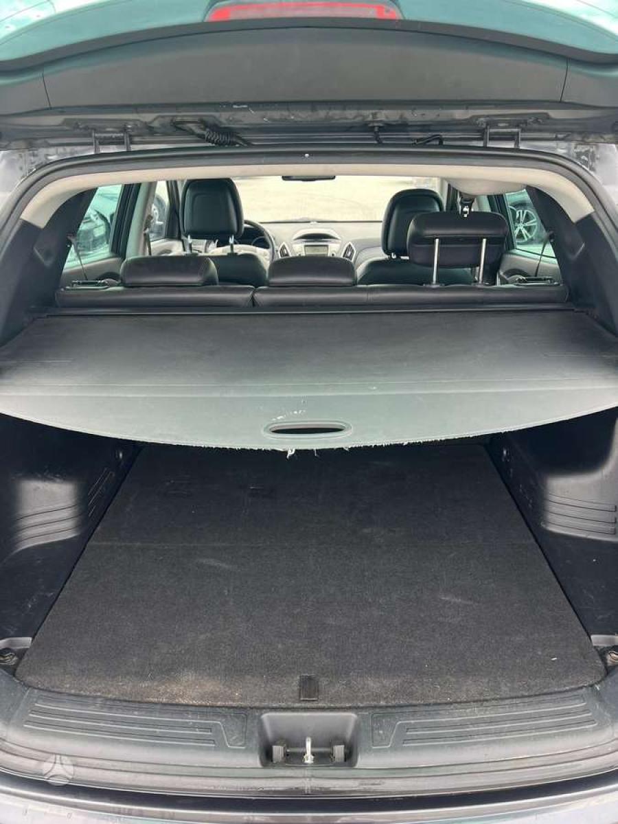 Pelēks Hyundai ix35 2011 Tauragė, ar dzinēja tilpumu 1.70 L un nobraukumu 260 tūkst. km par 3950 €, foto 8 vietnē AUTOMOTO.COM.LV