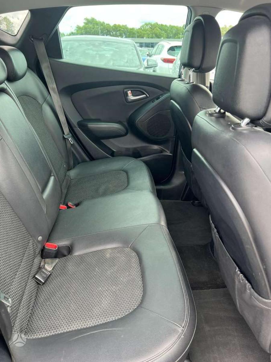 Pelēks Hyundai ix35 2011 Tauragė, ar dzinēja tilpumu 1.70 L un nobraukumu 260 tūkst. km par 3950 €, foto 10 vietnē AUTOMOTO.COM.LV