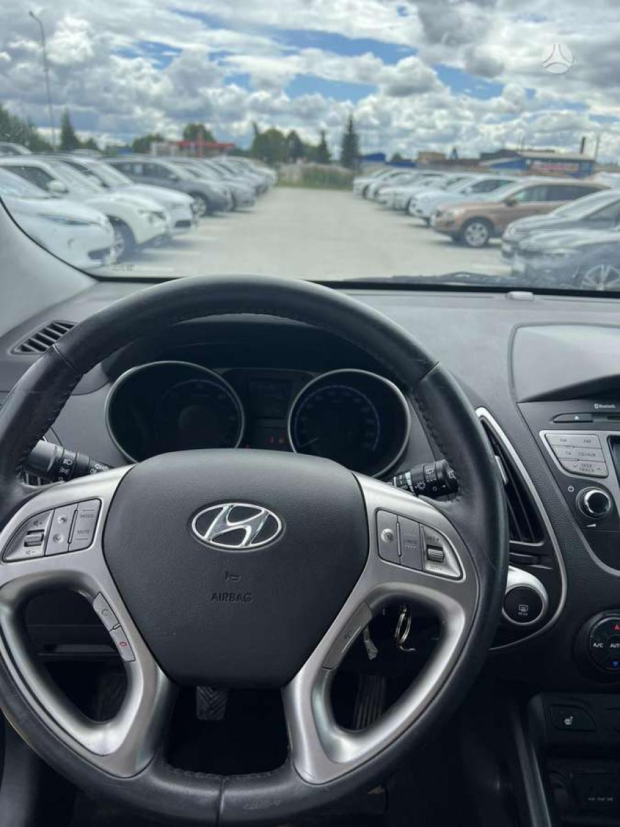 Pelēks Hyundai ix35 2011 Tauragė, ar dzinēja tilpumu 1.70 L un nobraukumu 260 tūkst. km par 3950 €, foto 12 vietnē AUTOMOTO.COM.LV