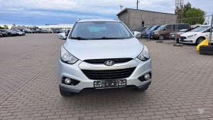 Pelēks Hyundai ix35 2011 Marijampole, ar dzinēja tilpumu 1.60 L un nobraukumu 185 tūkst. km par 4999 €, foto  vietnē AUTOMOTO.COM.LV