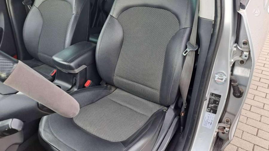 Pelēks Hyundai ix35 2011 Marijampole, ar dzinēja tilpumu 1.60 L un nobraukumu 185 tūkst. km par 4999 €, foto 8 vietnē AUTOMOTO.COM.LV