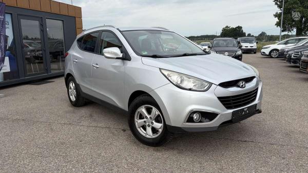 Grey Hyundai ix35 2013 in Marijampole, with an engine capacity of 2.00 L and mileage of 174 thousand km for 7500 €, photo 1 on AUTOMOTO.COM.LV