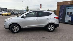 Grey Hyundai ix35 2013 in Marijampole, with an engine capacity of 2.00 L and mileage of 174 thousand km for 7500 €, photo 7 on AUTOMOTO.COM.LV