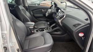 Grey Hyundai ix35 2013 in Marijampole, with an engine capacity of 2.00 L and mileage of 174 thousand km for 7500 €, photo 12 on AUTOMOTO.COM.LV