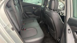 Grey Hyundai ix35 2013 in Marijampole, with an engine capacity of 2.00 L and mileage of 174 thousand km for 7500 €, photo 14 on AUTOMOTO.COM.LV