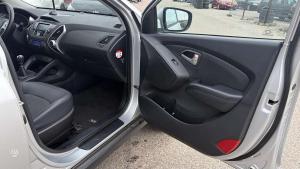 Grey Hyundai ix35 2013 in Marijampole, with an engine capacity of 2.00 L and mileage of 174 thousand km for 7500 €, photo 15 on AUTOMOTO.COM.LV