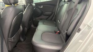 Grey Hyundai ix35 2013 in Marijampole, with an engine capacity of 2.00 L and mileage of 174 thousand km for 7500 €, photo 18 on AUTOMOTO.COM.LV
