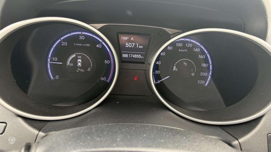 Grey Hyundai ix35 2013 in Marijampole, with an engine capacity of 2.00 L and mileage of 174 thousand km for 7500 €, photo 26 on AUTOMOTO.COM.LV