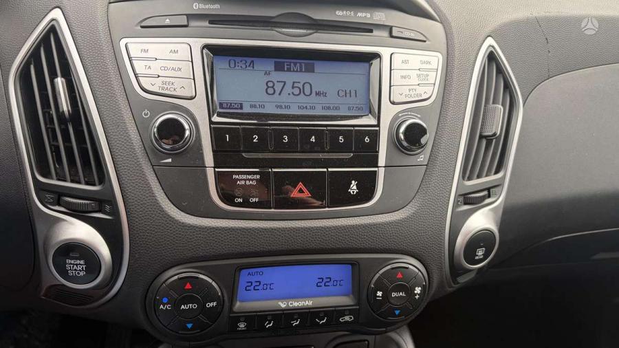 Grey Hyundai ix35 2013 in Marijampole, with an engine capacity of 2.00 L and mileage of 174 thousand km for 7500 €, photo 27 on AUTOMOTO.COM.LV