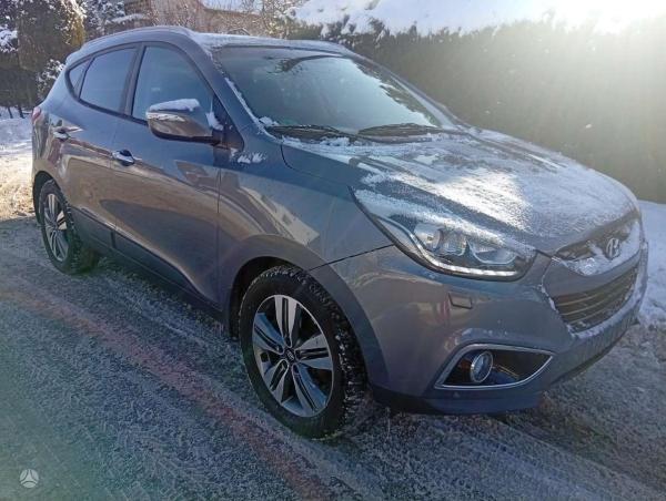 Grey Hyundai ix35 2014 in Marijampole, with an engine capacity of 2.00 L and mileage of 177 thousand km for 8250 €, photo 4 on AUTOMOTO.COM.LV