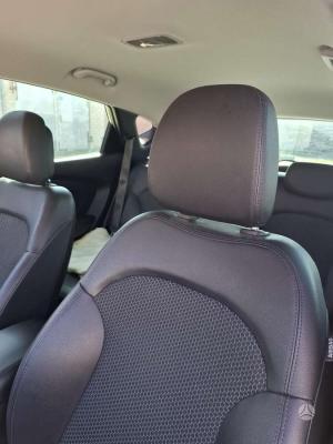 Pelēks Hyundai ix35 2014 Panevēža, ar dzinēja tilpumu 1.59 L un nobraukumu 187 tūkst. km par 7700 €, foto 6 vietnē AUTOMOTO.COM.LV