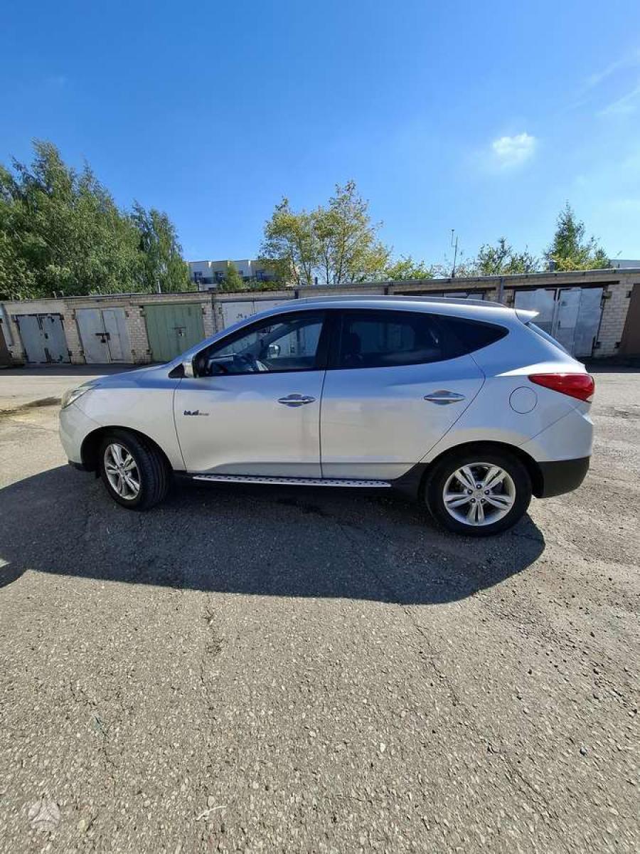 Pelēks Hyundai ix35 2014 Panevēža, ar dzinēja tilpumu 1.59 L un nobraukumu 187 tūkst. km par 7700 €, foto 10 vietnē AUTOMOTO.COM.LV