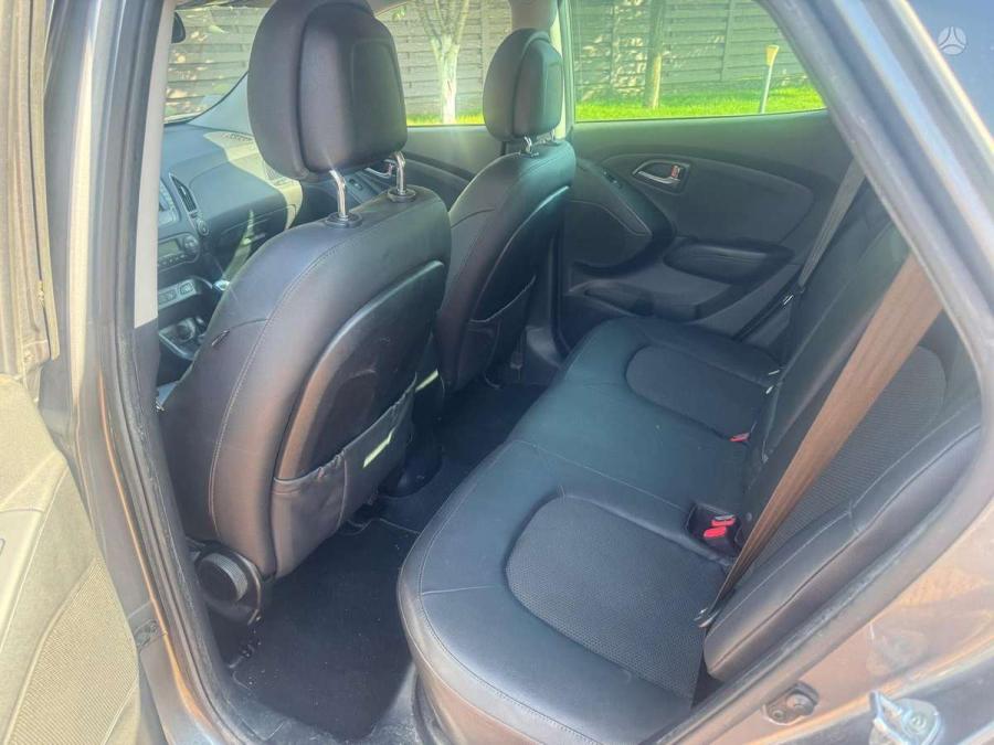 Pelēks Hyundai ix35 2014 Tauragė, ar dzinēja tilpumu 1.70 L un nobraukumu 264 tūkst. km par 5800 €, foto 6 vietnē AUTOMOTO.COM.LV