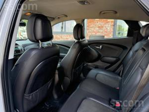 Grey Hyundai ix35 2011 in Talsi, with an engine capacity of 1.70 L and mileage of 322 thousand km for 5770 €, photo 11 on AUTOMOTO.COM.LV
