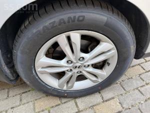 Grey Hyundai ix35 2011 in Talsi, with an engine capacity of 1.70 L and mileage of 322 thousand km for 5770 €, photo 20 on AUTOMOTO.COM.LV