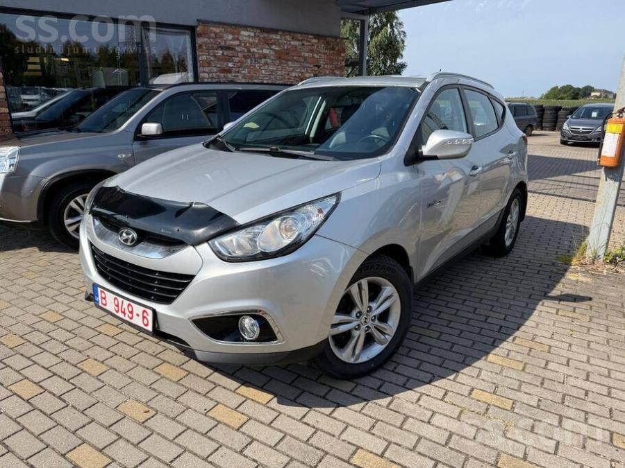 Grey Hyundai ix35 2011 in Talsi, with an engine capacity of 1.70 L and mileage of 322 thousand km for 5770 €, photo 22 on AUTOMOTO.COM.LV