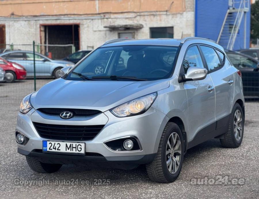 Hyundai ix35 2011 in Narva, with an engine capacity of 2.00 L and mileage of 270 thousand km for 3900 €, photo 2 on AUTOMOTO.COM.LV