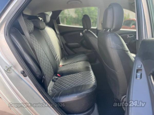 Hyundai ix35 2011 in Narva, with an engine capacity of 2.00 L and mileage of 270 thousand km for 3900 €, photo 8 on AUTOMOTO.COM.LV