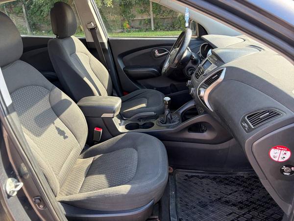 Hyundai ix35 2011 Narva, ar dzinēja tilpumu 2.00 L un nobraukumu 185 tūkst. km par 2990 €, foto 7 vietnē AUTOMOTO.COM.LV