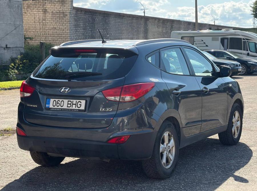 Hyundai ix35 2011 Narva, ar dzinēja tilpumu 2.00 L un nobraukumu 185 tūkst. km par 2990 €, foto 4 vietnē AUTOMOTO.COM.LV