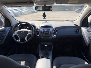 Hyundai ix35 2011 Narva, ar dzinēja tilpumu 2.00 L un nobraukumu 185 tūkst. km par 2990 €, foto 5 vietnē AUTOMOTO.COM.LV