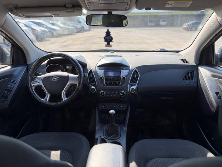 Hyundai ix35 2011 in Narva, with an engine capacity of 2.00 L and mileage of 185 thousand km for 2990 €, photo 5 on AUTOMOTO.COM.LV