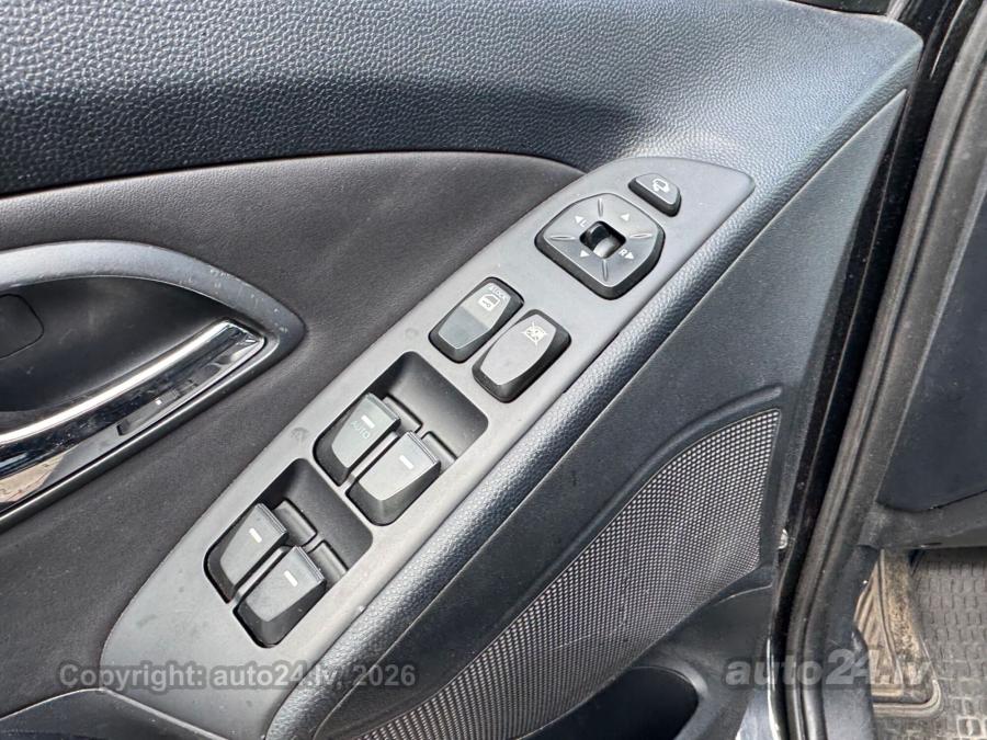 Hyundai ix35 2012 Tallina, ar dzinēja tilpumu 2.00 L un nobraukumu 235 tūkst. km par 5999 €, foto 9 vietnē AUTOMOTO.COM.LV