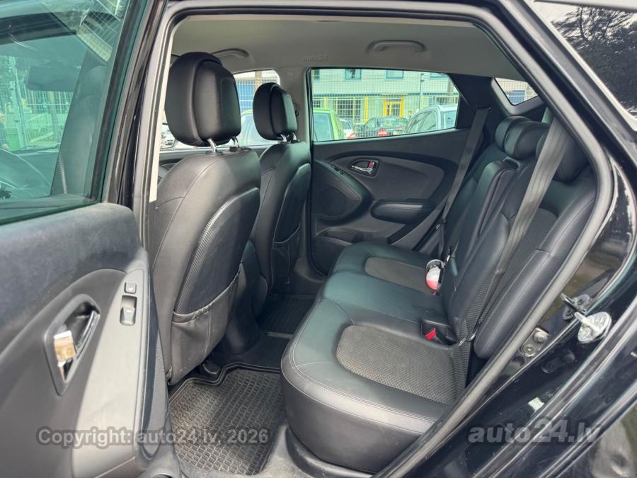 Hyundai ix35 2012 Tallina, ar dzinēja tilpumu 2.00 L un nobraukumu 235 tūkst. km par 5999 €, foto 12 vietnē AUTOMOTO.COM.LV