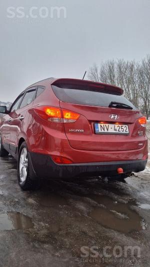 Sarkans Hyundai ix35 2010 Rīga, ar dzinēja tilpumu 2.00 L un nobraukumu 227 tūkst. km par 5800 €, foto 4 vietnē AUTOMOTO.COM.LV