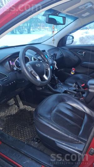 Sarkans Hyundai ix35 2010 Rīga, ar dzinēja tilpumu 2.00 L un nobraukumu 227 tūkst. km par 5800 €, foto 7 vietnē AUTOMOTO.COM.LV