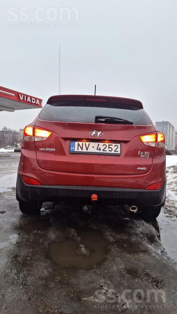 Sarkans Hyundai ix35 2010 Rīga, ar dzinēja tilpumu 2.00 L un nobraukumu 227 tūkst. km par 5600 €, foto 4 vietnē AUTOMOTO.COM.LV