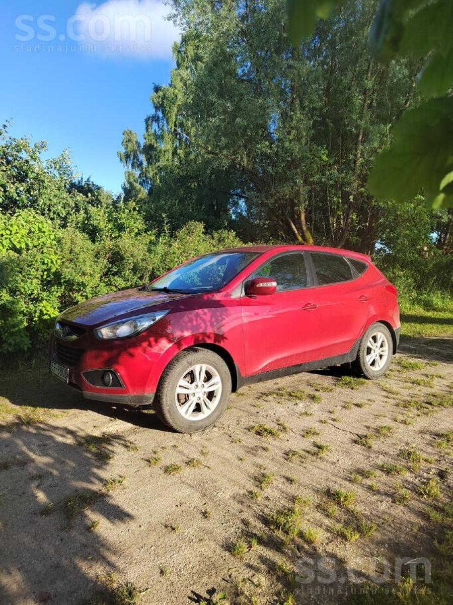 Sarkans Hyundai ix35 2010 Limbaži, ar dzinēja tilpumu 2.00 L un nobraukumu 351 tūkst. km par 6000 €, foto 1 vietnē AUTOMOTO.COM.LV