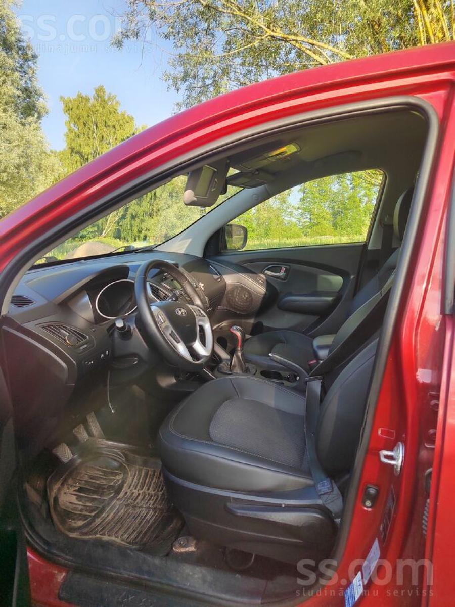 Sarkans Hyundai ix35 2010 Limbaži, ar dzinēja tilpumu 2.00 L un nobraukumu 351 tūkst. km par 6000 €, foto 7 vietnē AUTOMOTO.COM.LV