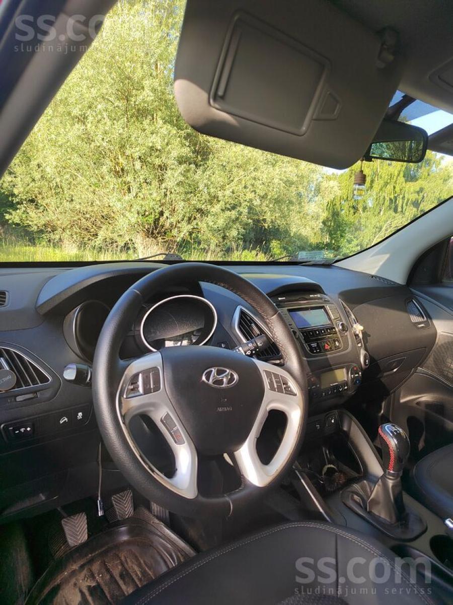 Sarkans Hyundai ix35 2010 Limbaži, ar dzinēja tilpumu 2.00 L un nobraukumu 351 tūkst. km par 6000 €, foto 8 vietnē AUTOMOTO.COM.LV