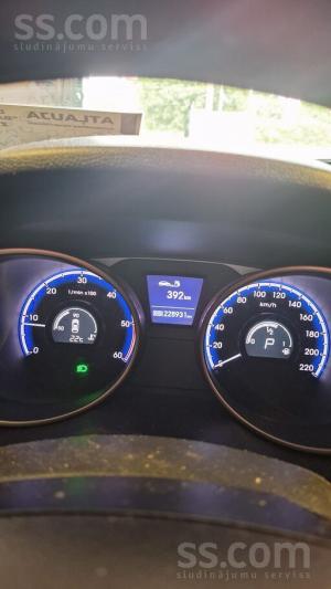 Sarkans Hyundai ix35 2010 Rīga, ar dzinēja tilpumu 2.00 L un nobraukumu 229 tūkst. km par 5199 €, foto 4 vietnē AUTOMOTO.COM.LV